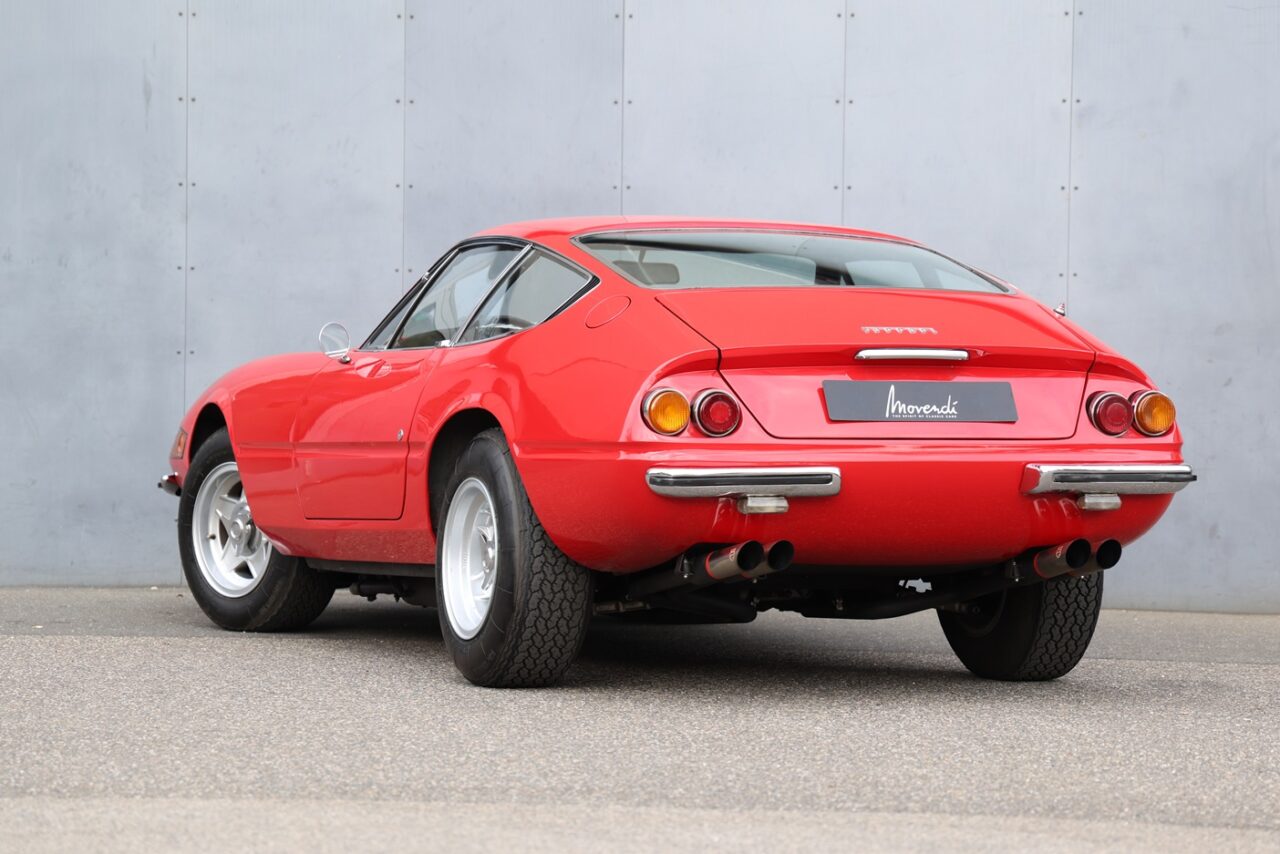 Ferrari 365 GTB/4 Daytona Acrylic Glass Version - Movendi
